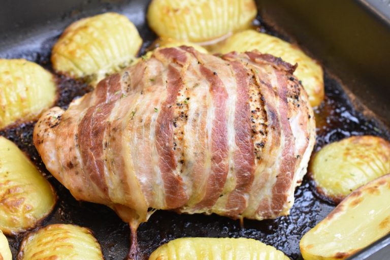 Fyldt kalkunbryst med bacon kalkun opskrift • nogetiovnen.dk