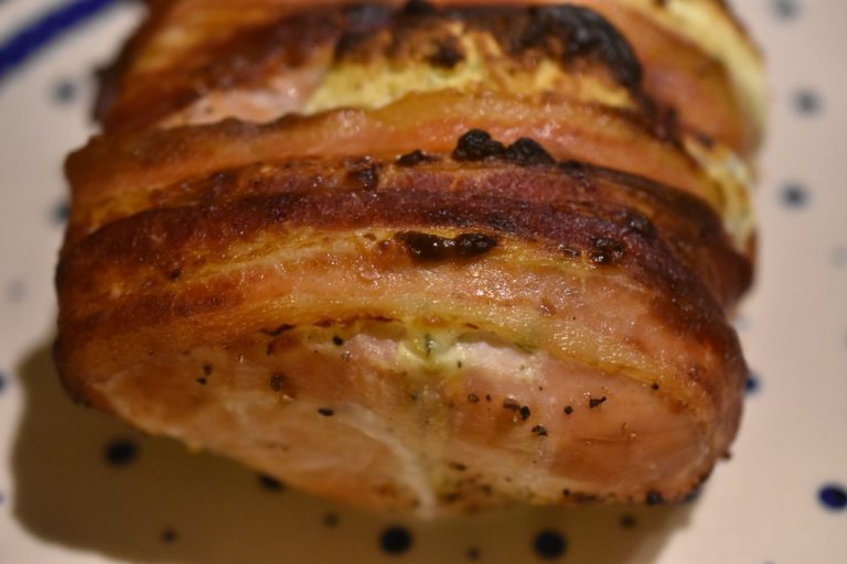 Fyldt kalkunbryst med bacon kalkun opskrift • nogetiovnen.dk