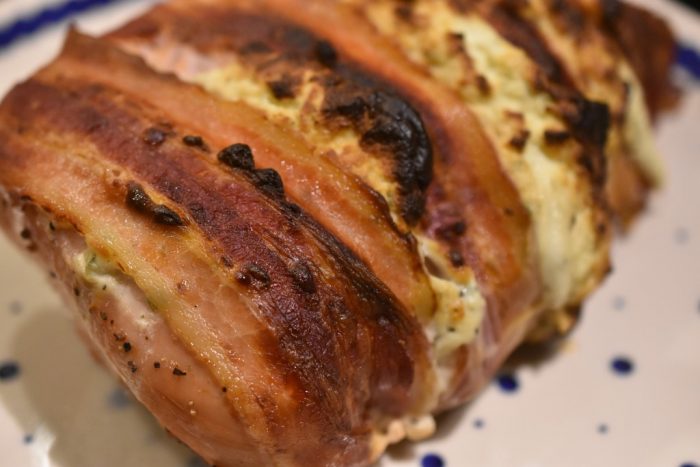 Fyldt kalkunbryst med bacon kalkun opskrift • nogetiovnen.dk