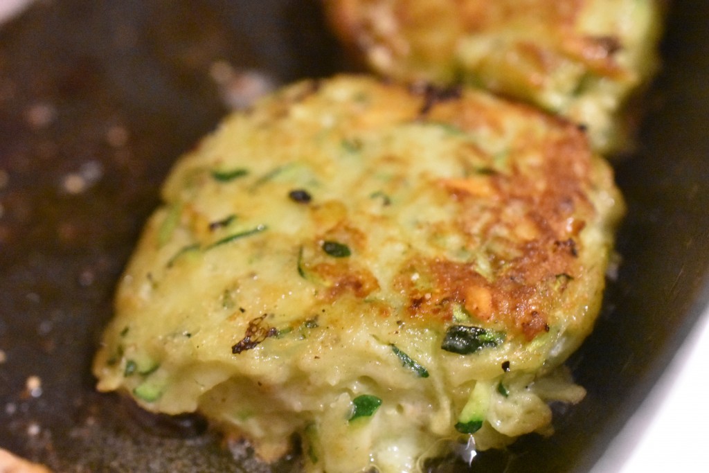 Squash frikadeller – sunde vegetar frikadeller nogetiovnen.dk