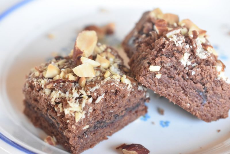 Daim kage snitter – chokoladekage med Daim • nogetiovnen.dk