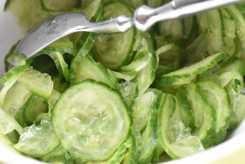 Syltede agurker – opskrift på nem agurkesalat nogetiovnen.dk