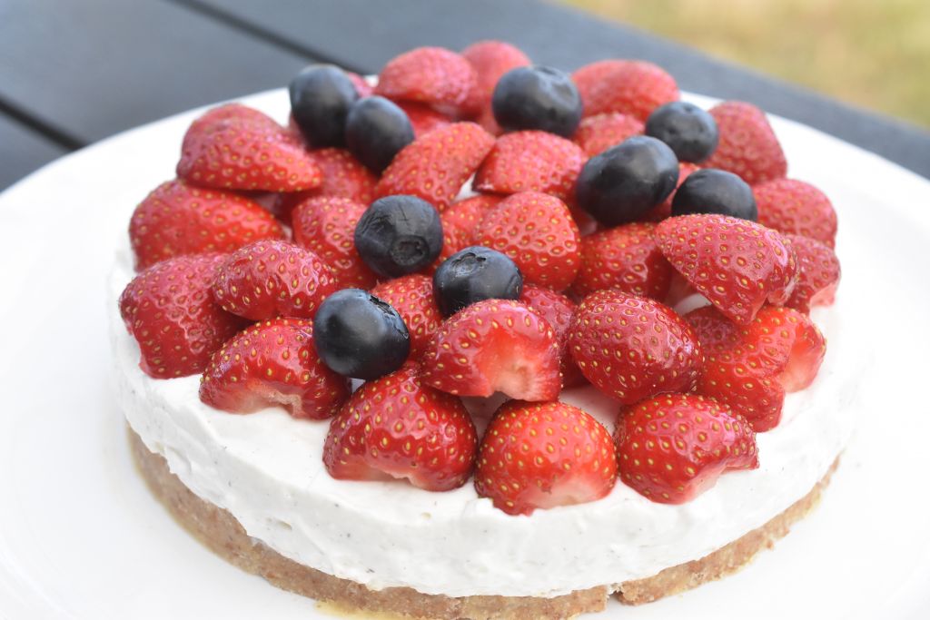 Cheesecake opskrift – nem ostekage med skyr •nogetiovnen.dk