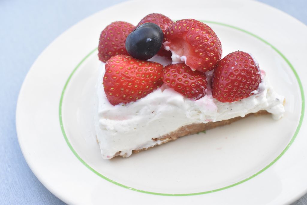 Cheesecake opskrift – nem ostekage med skyr •nogetiovnen.dk