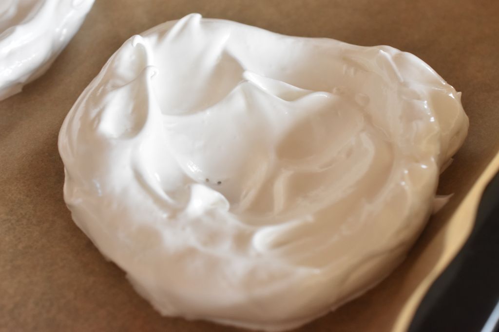 Mini pavlova opskrift – nem marengs dessert • nogetiovnen.dk