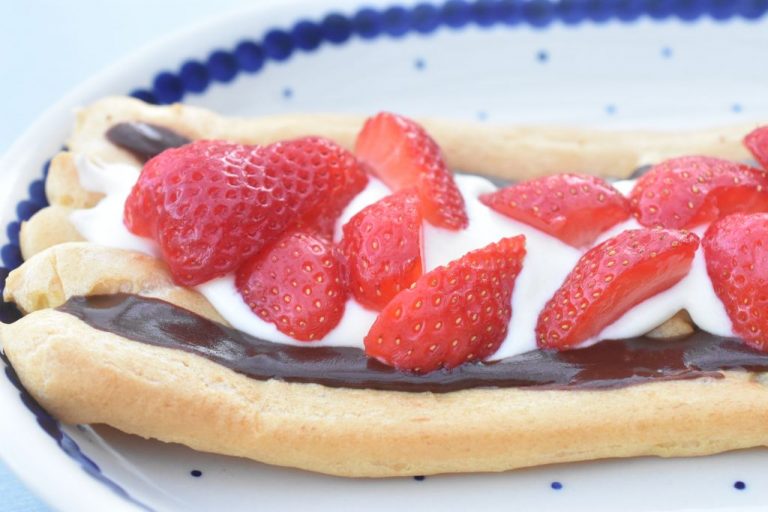 Walesstang med creme – nem vandbakkelse • nogetiovnen.dk