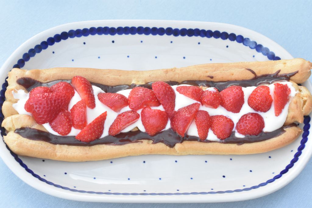 Walesstang med creme – nem vandbakkelse • nogetiovnen.dk