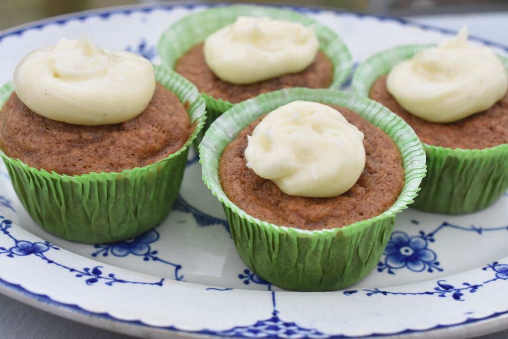 Blåbærmuffins opskrift – muffins med blåbær nogetiovnen.dk