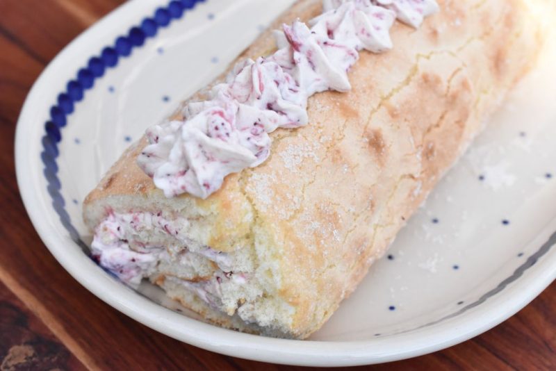 Roulade – opskrift på nem kage med syltetøj nogetiovnen.dk