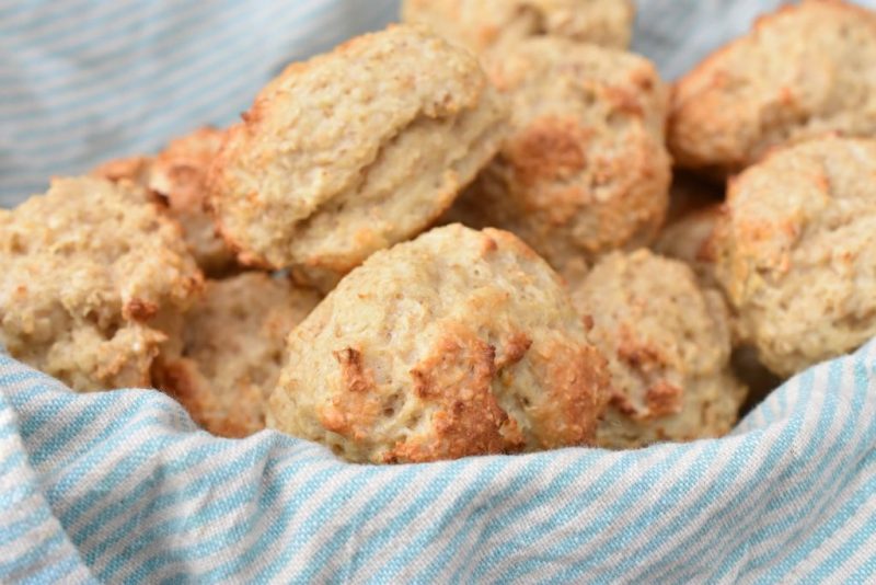 Skyrboller – sunde proteinboller med skyr • nogetiovnen.dk