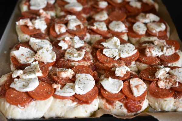 Pizzaboller – foccacia pizza til madpakken nogetiovnen.dk