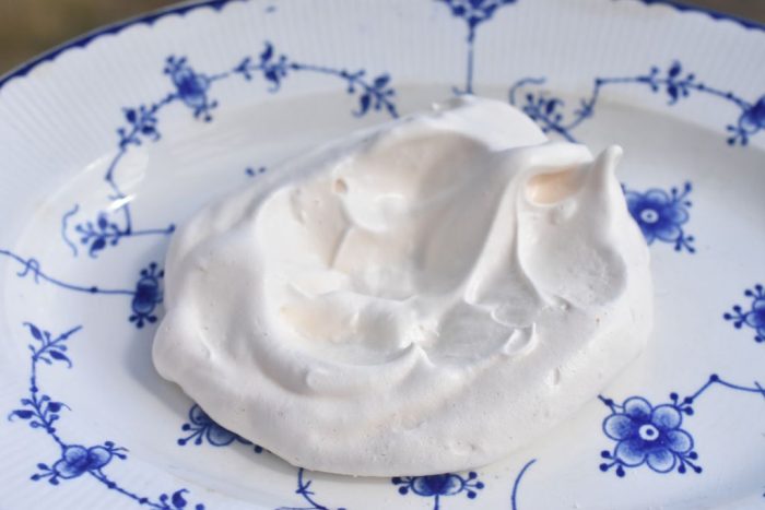 Mini pavlova opskrift – nem marengs dessert • nogetiovnen.dk